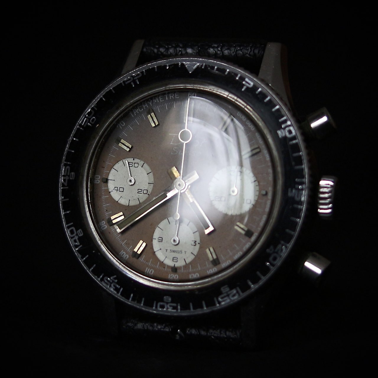 Difor Landeron 349 : un pingouin sous les Tropiques – Chronographes