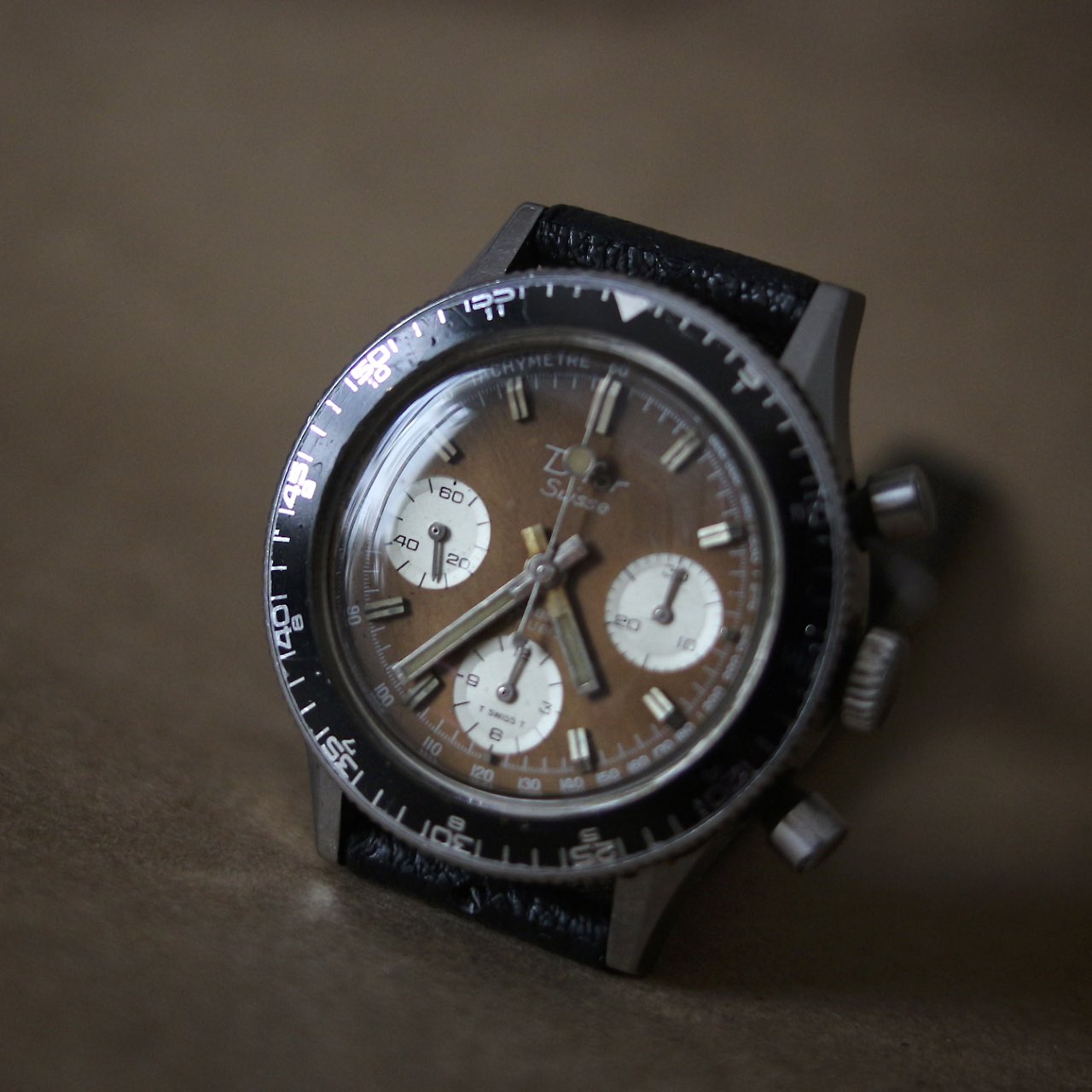 Difor Landeron 349 : un pingouin sous les Tropiques – Chronographes